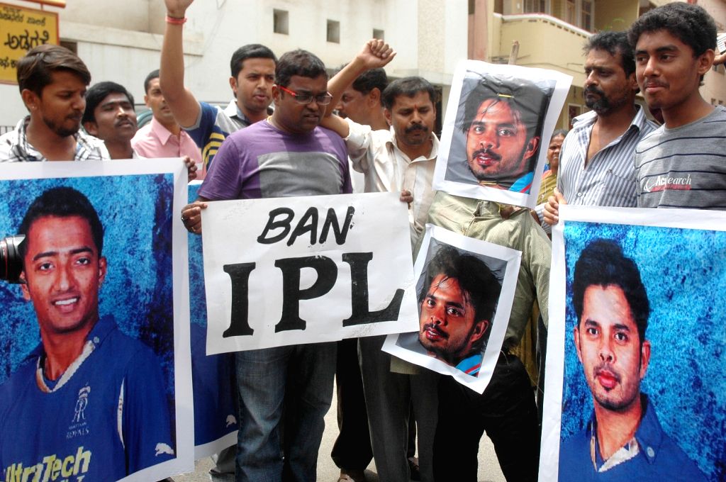 Cricket fans protesting against IPL