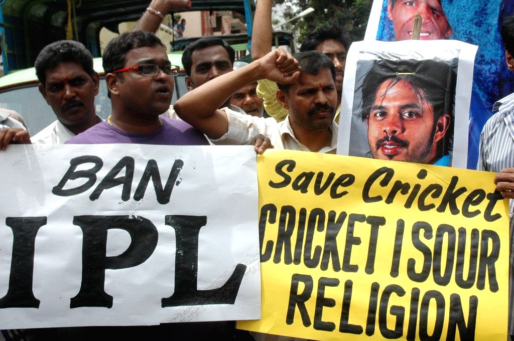 Cricket fans protesting against IPL