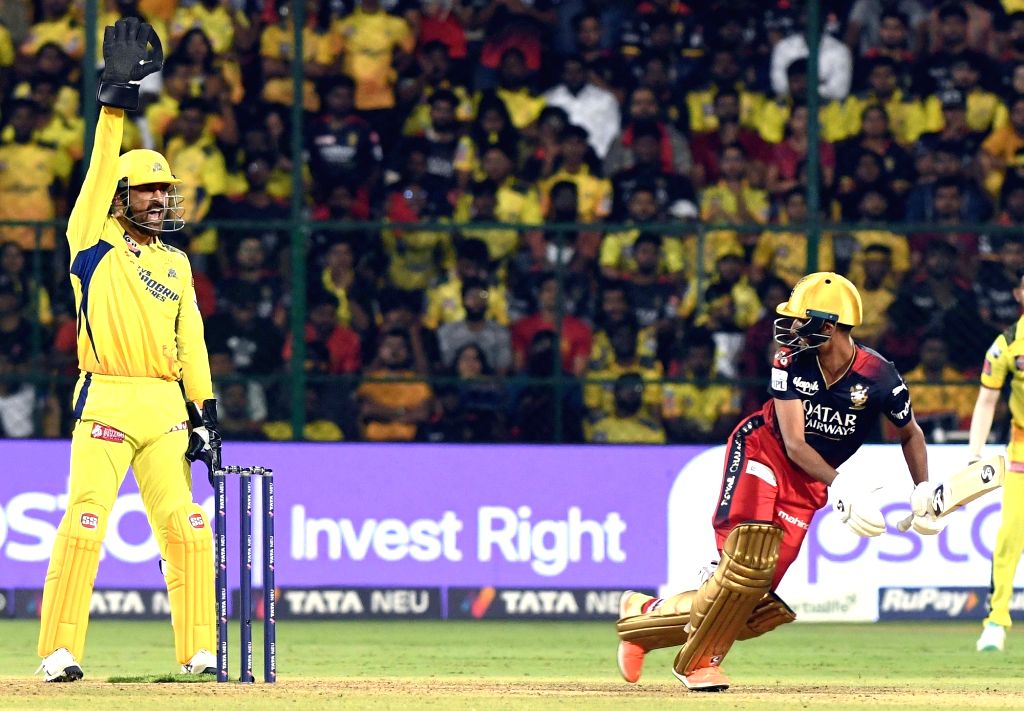 Bangalore : CSK captain MS Dhoni appeals for a wicket