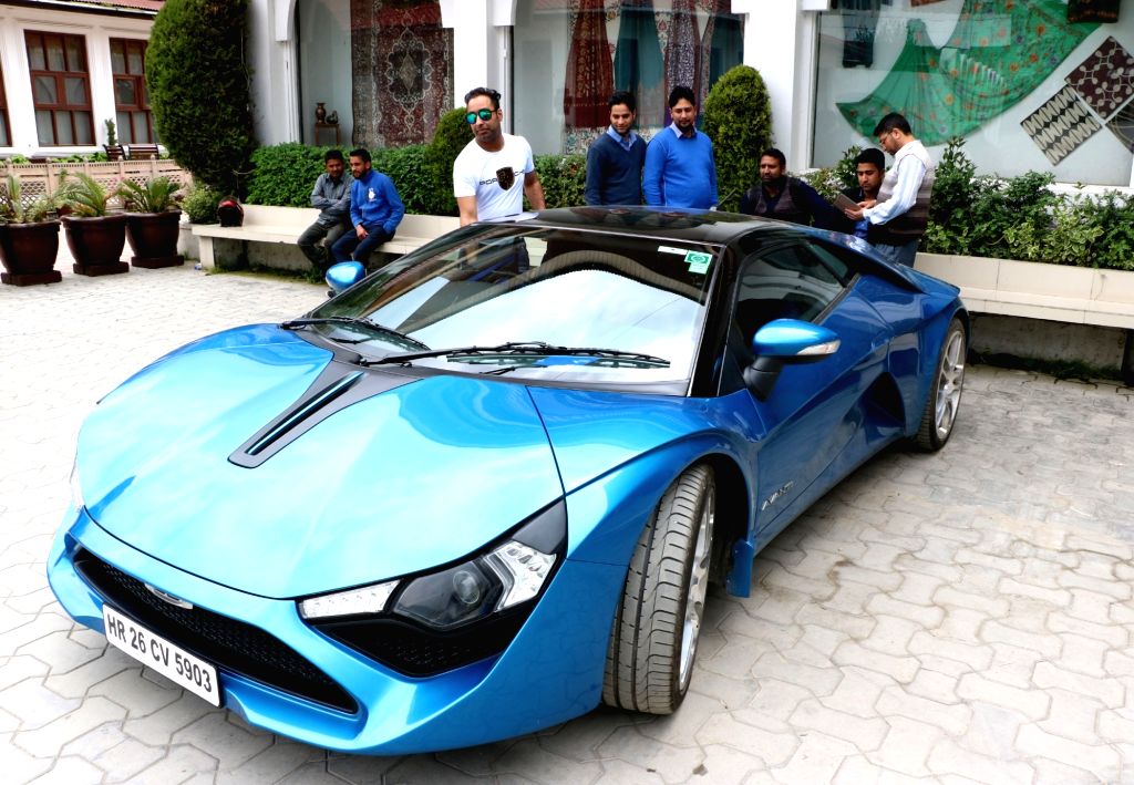 DC Designs unveils "Avanti" in Srinagar
