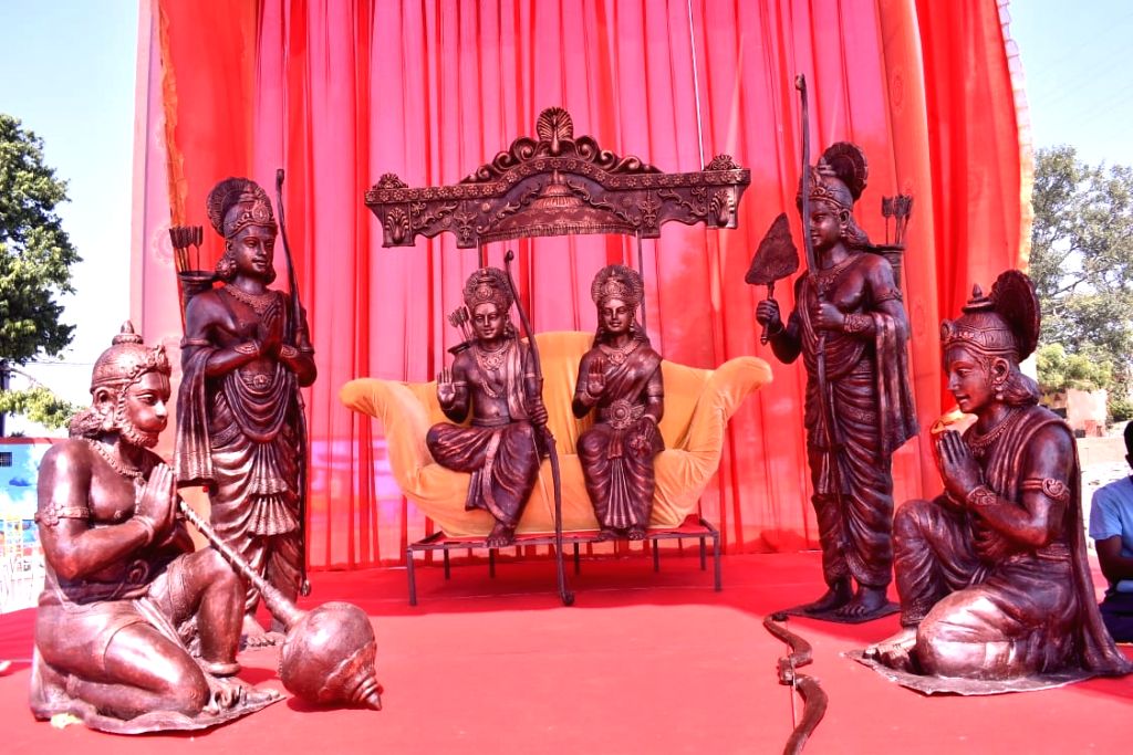 Free Photo: Deepotsav begins in Ayodhya on a grand scale