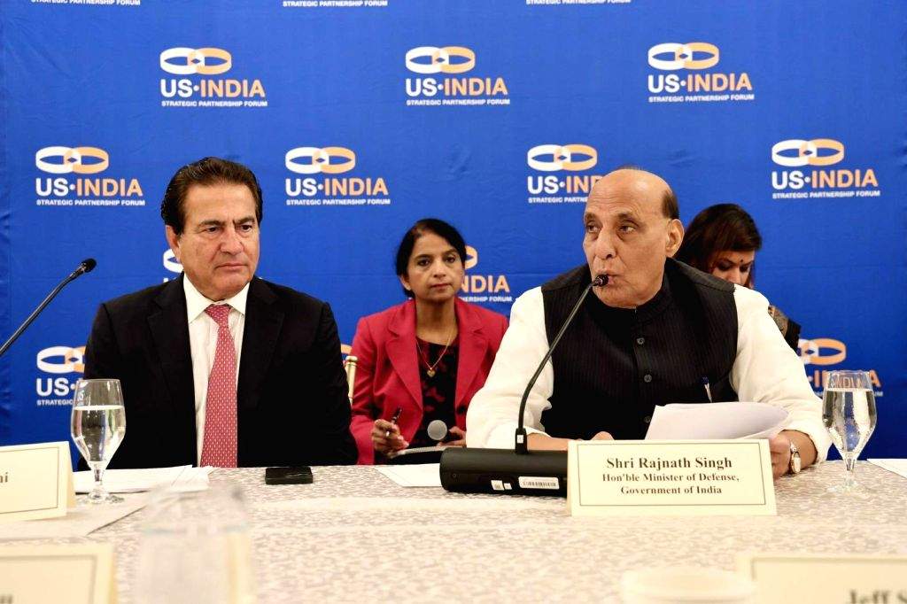 Defence Minister Rajnath Singh interacts with leading U.S. defence ...