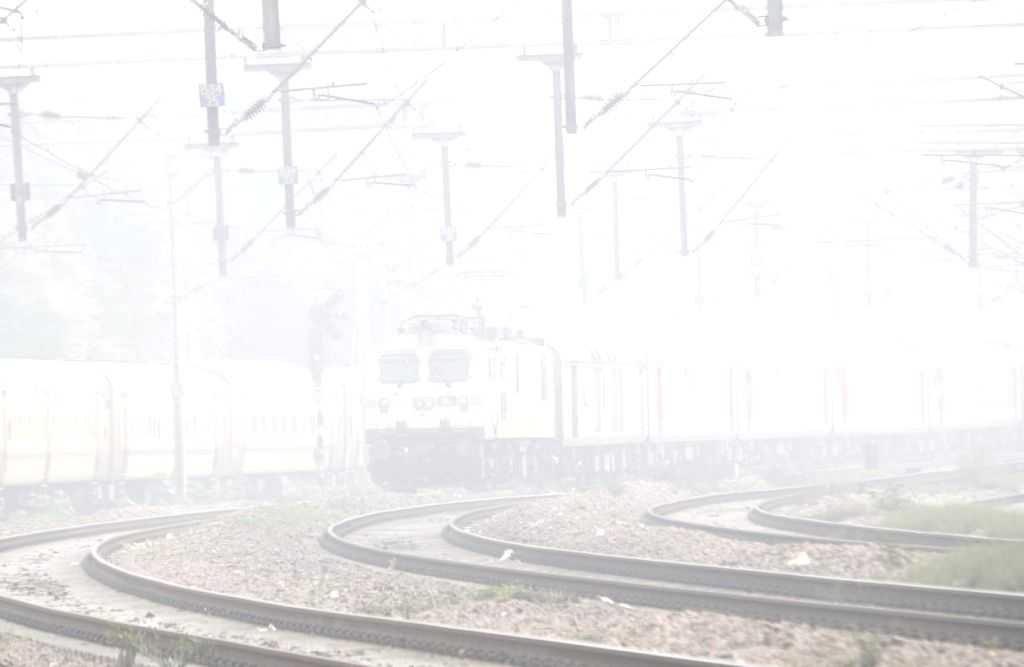 Delhi: Air quality still in severe levels at many monitoring stations