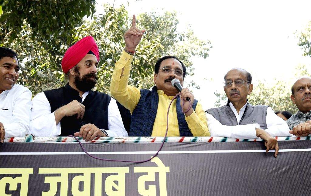 Delhi BJP stages a protest over the 'Sheesh Mahal' controversy