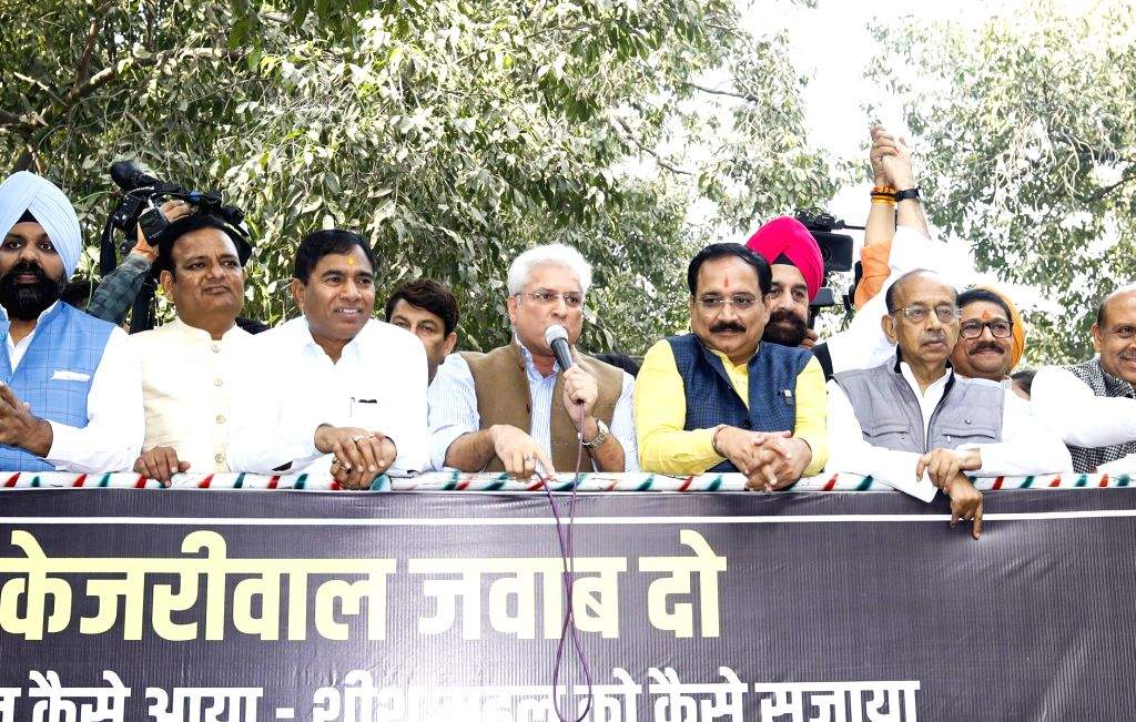 Delhi BJP stages a protest over the 'Sheesh Mahal' controversy