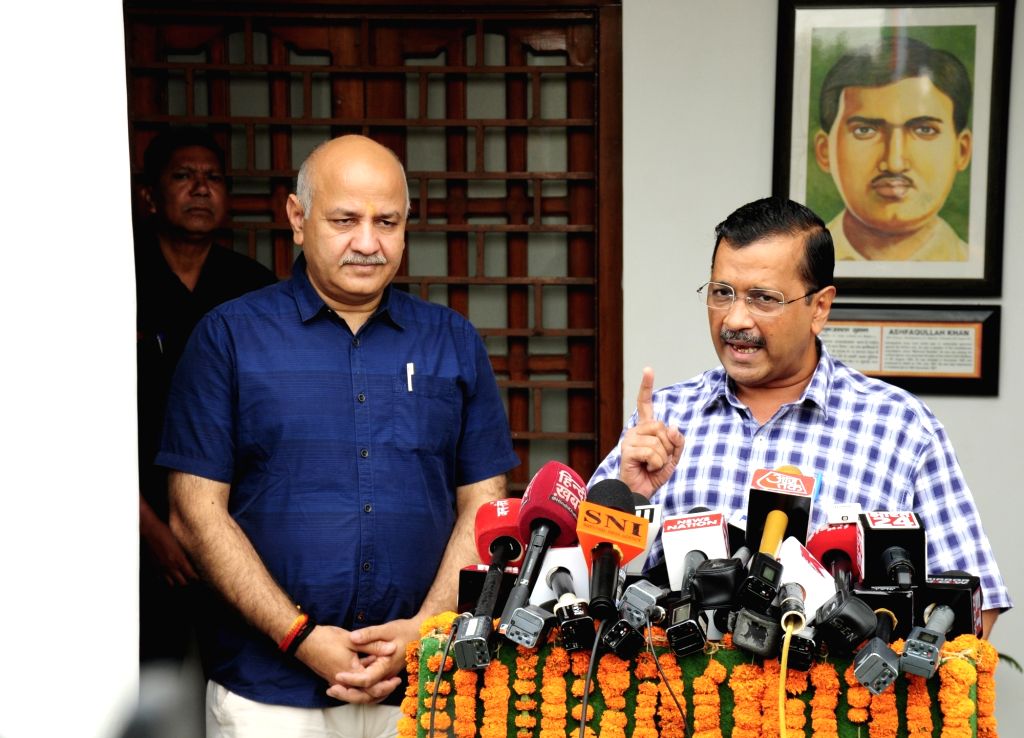 Delhi CM Arvind Kejriwal along with Deputy CM Manish Sisodia addresses ...