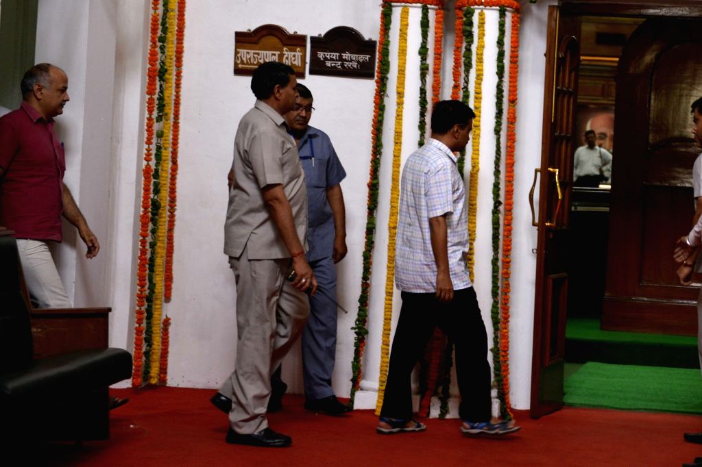 Arvind Kejriwal arrives at Delhi Assembly