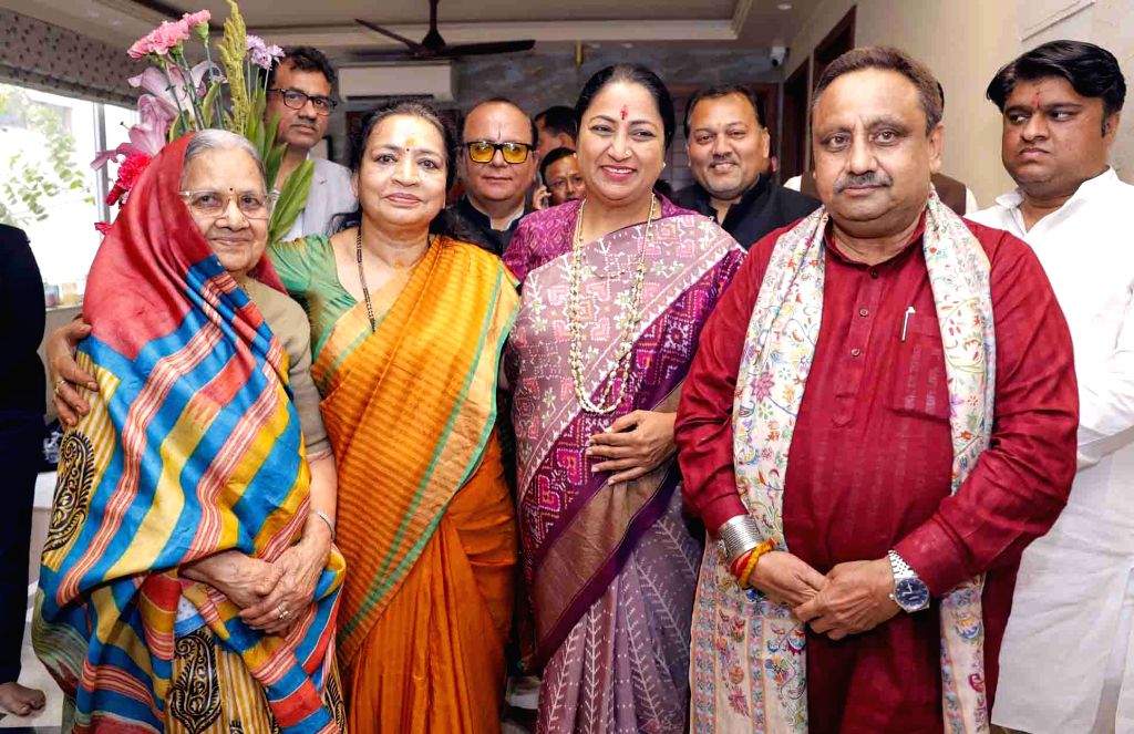 Delhi Chief Minister Rekha Gupta meets BJP MP Praveen Khandelwal