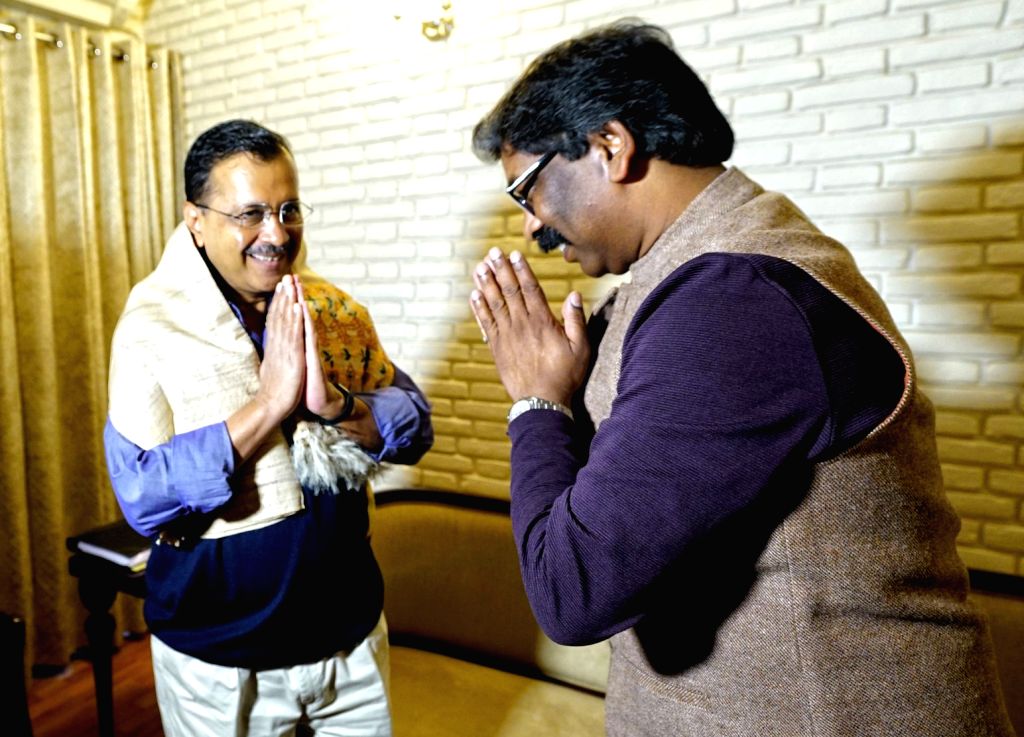 Delhi CM Arvind Kejriwal meets Jharkhand CM Hemant Soren