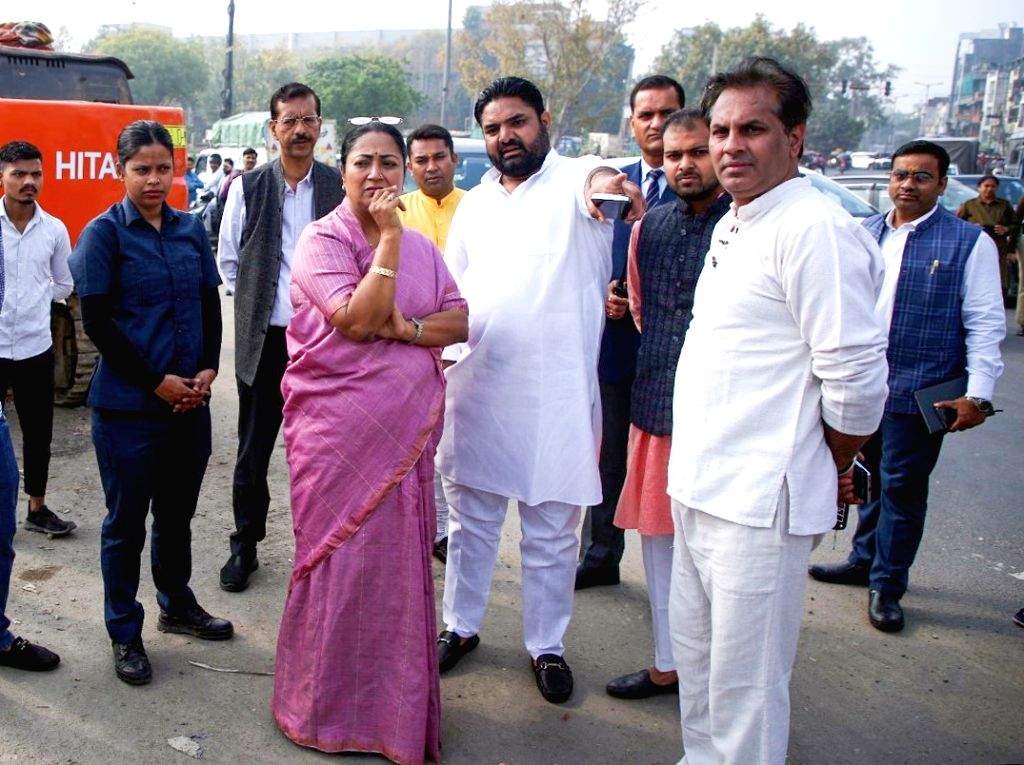 Delhi CM Rekha Gupta conducts a surprise inspection