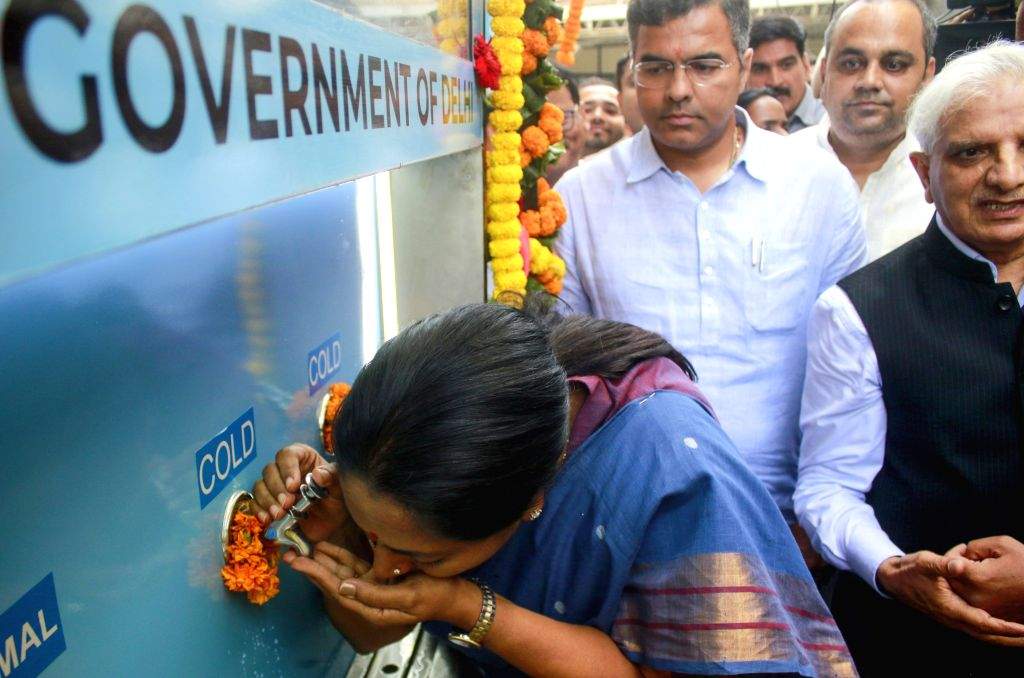 Delhi CM Rekha Gupta inaugurates a water kiosk