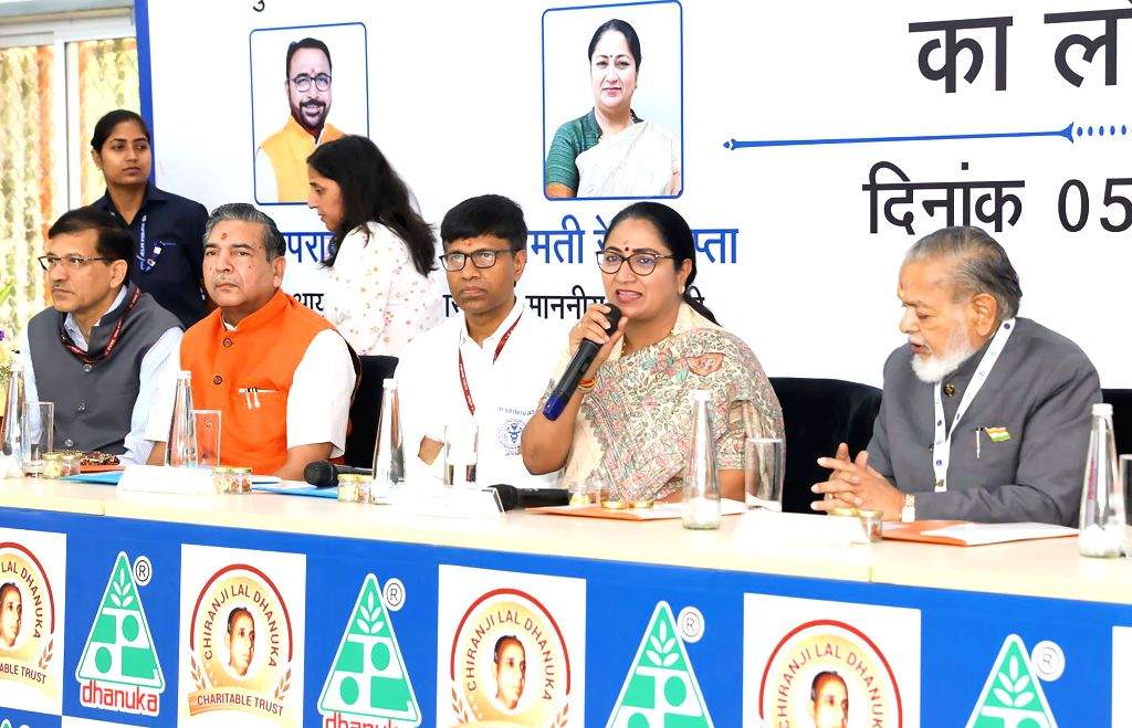 Delhi CM Rekha Gupta Inaugurates Dhanuka Waiting Hall at AIIMS Delhi
