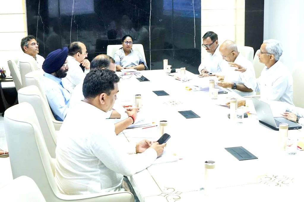 Delhi CM Rekha Gupta Leads Cabinet Meeting at Delhi Secretariat