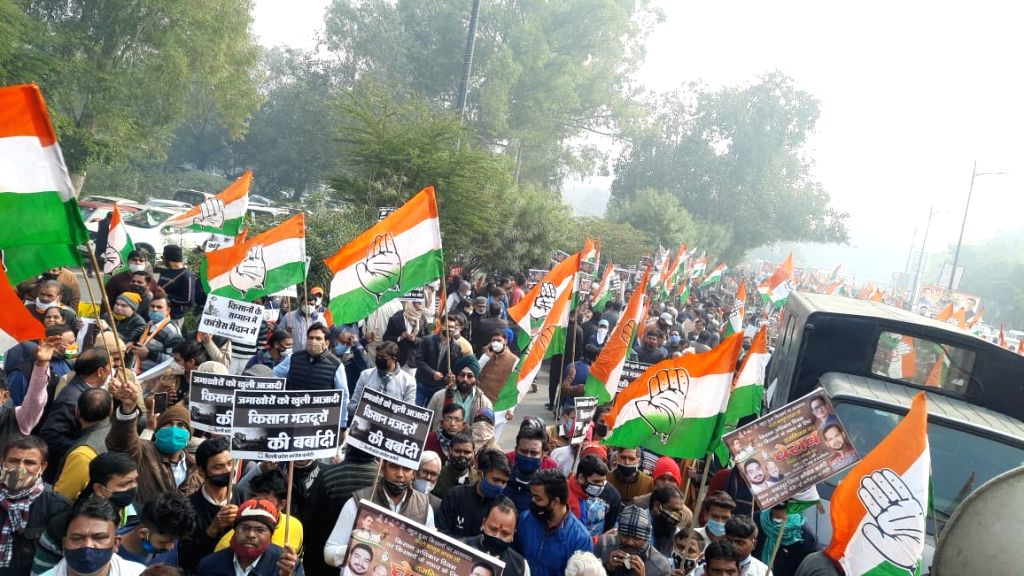 Free Photo: Delhi Congress workers marching to gherao rajbhawan in ...
