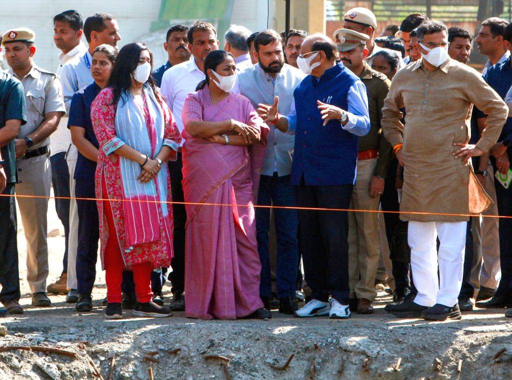Delhi Leaders Inspect Sunheri Pul Drain Work