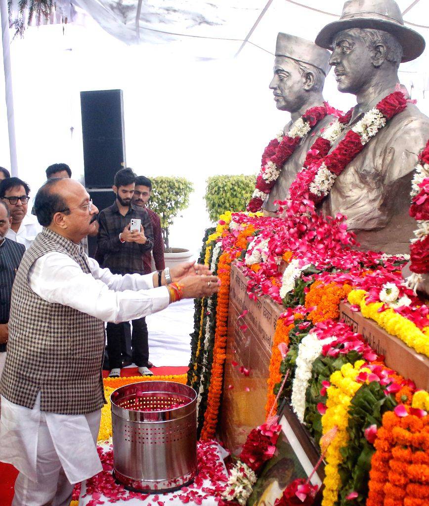 Delhi leaders pay tribute to Bhagat Singh, Rajguru, Sukhdev