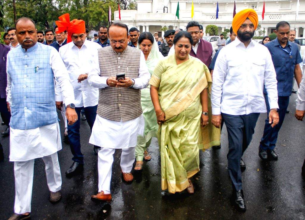 Delhi leaders pay tribute to Bhagat Singh, Rajguru, Sukhdev