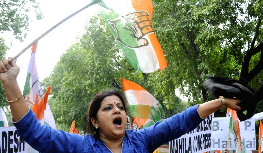 Mahila Congress demonstration
