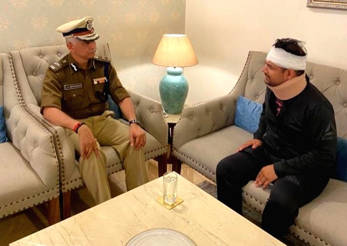 Delhi Police Commissioner meets ACP Anuj Kumar injured in Delhi riots