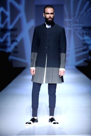 Free Photos: Designer Pawan Sachdeva's collection