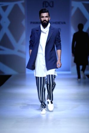 Free Photos: Designer Pawan Sachdeva's collection