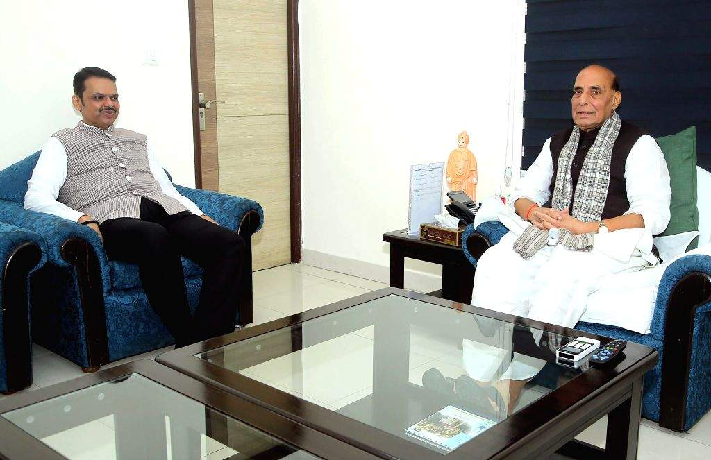Devendra Fadnavis Meets Defence Minister Rajnath Singh