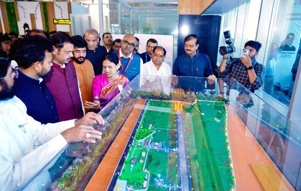 Devendra Fadnavis Reviews Amravati Airport Model