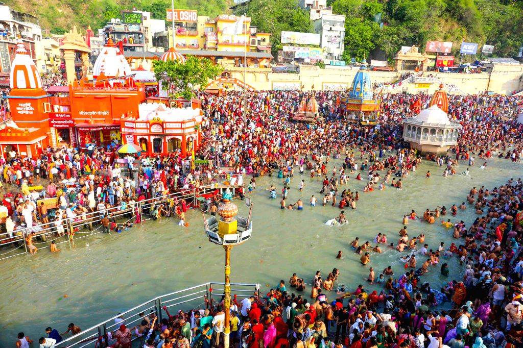 Devotees Take Dip on Somvati Amavasya