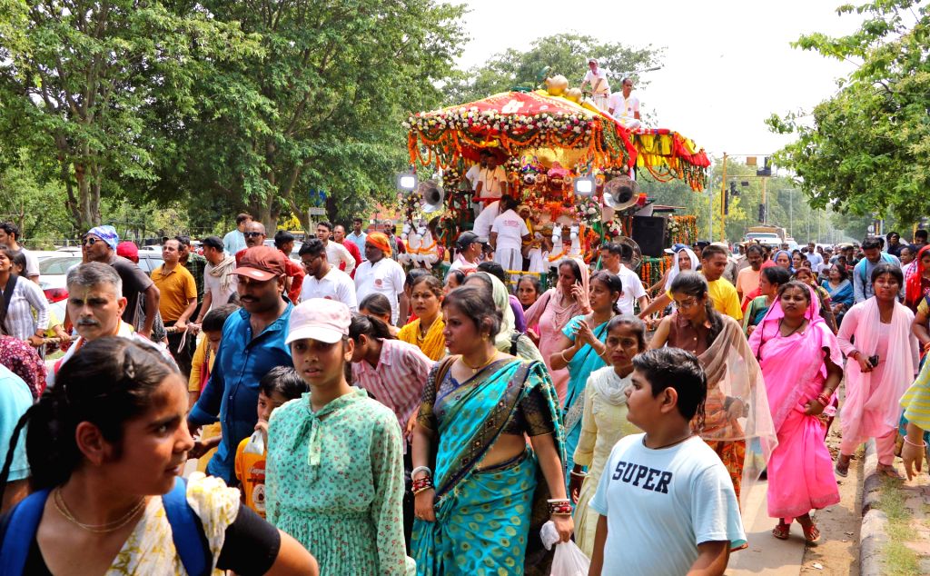 Devotees take part in the annual 'Rath Yatra' (chariot procession) of ...