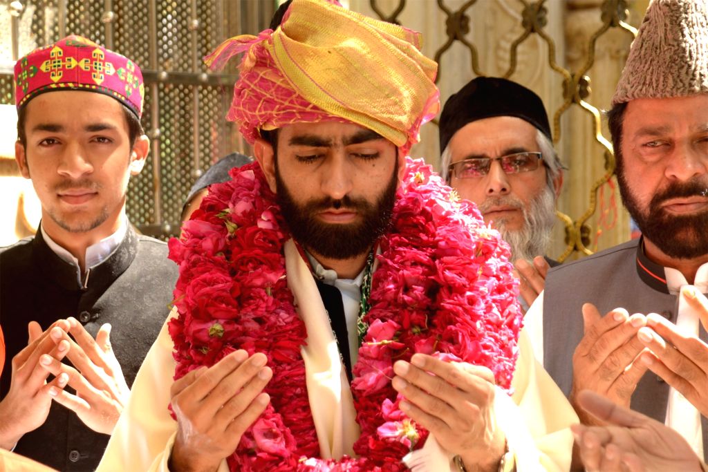 Pakistani religious leader visits Ajmer Sharif