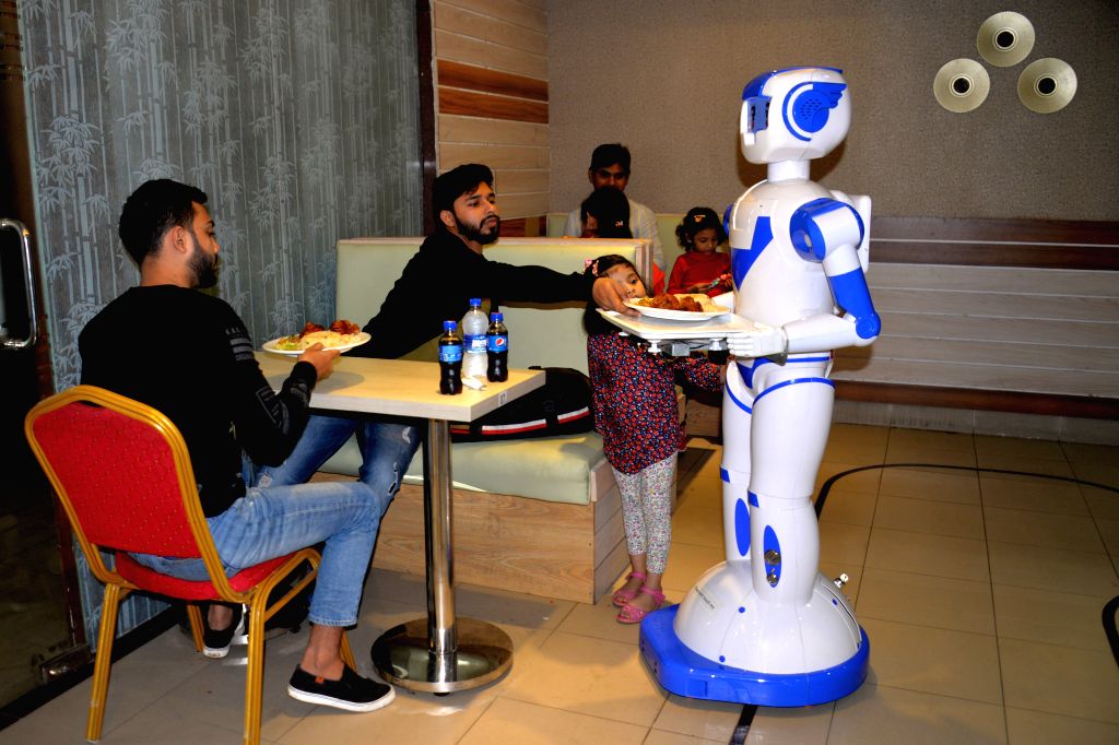 BANGLADESH-DHAKA-ROBOT-RESTAURANT