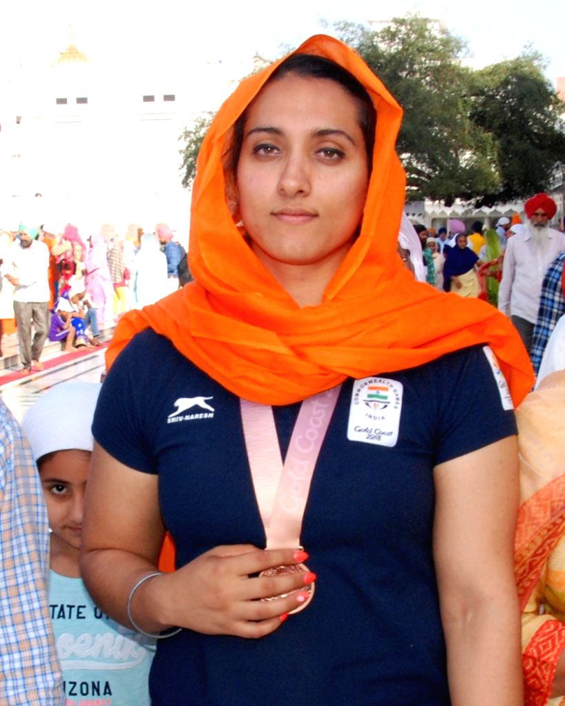Navjeet Kaur Dhillon visits Golden Temple