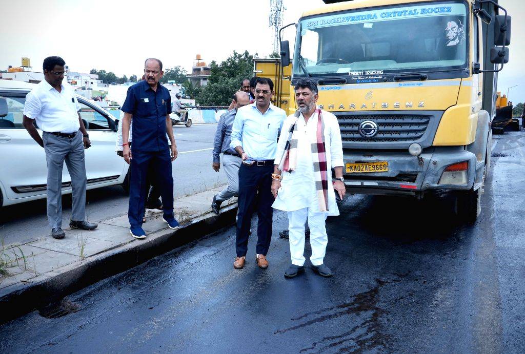 DK Shivakumar inspects roads in Bengaluru