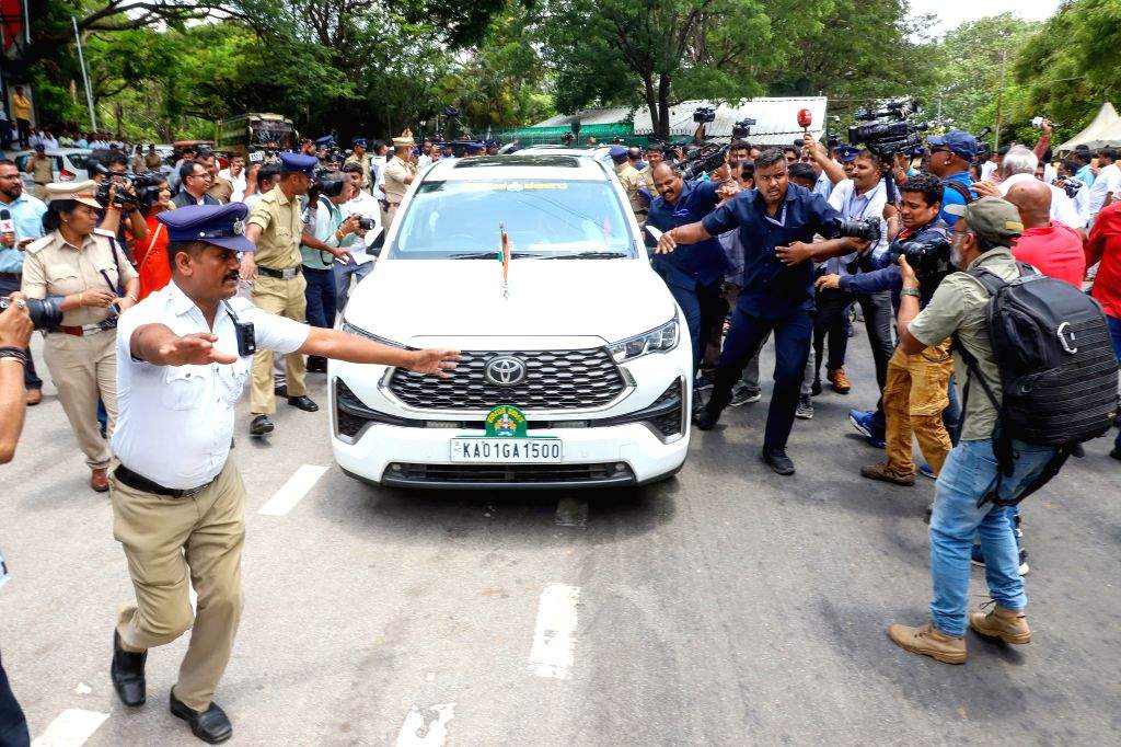 DK Shivakumar leaves Kaveri residence after key breakfast meeting