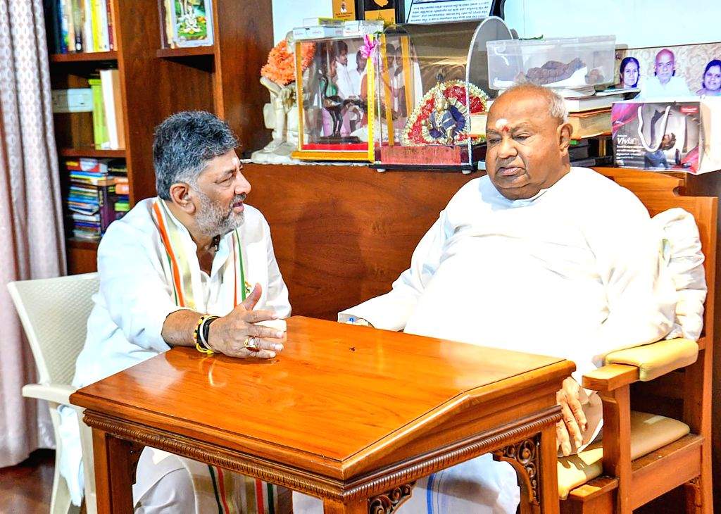 DK Shivakumar Meets H.D. Deve Gowda Ahead of Swearing-in
