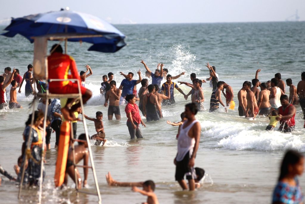Domestic tourists enjoy summer vacations