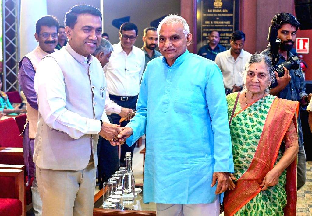 Dr Prakash Amte Interacts with Goa CM Dr Pramod Sawant on World ...