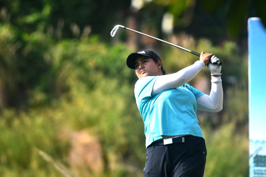 Free Photo : Drall drills a final birdie to take sole lead into final ...