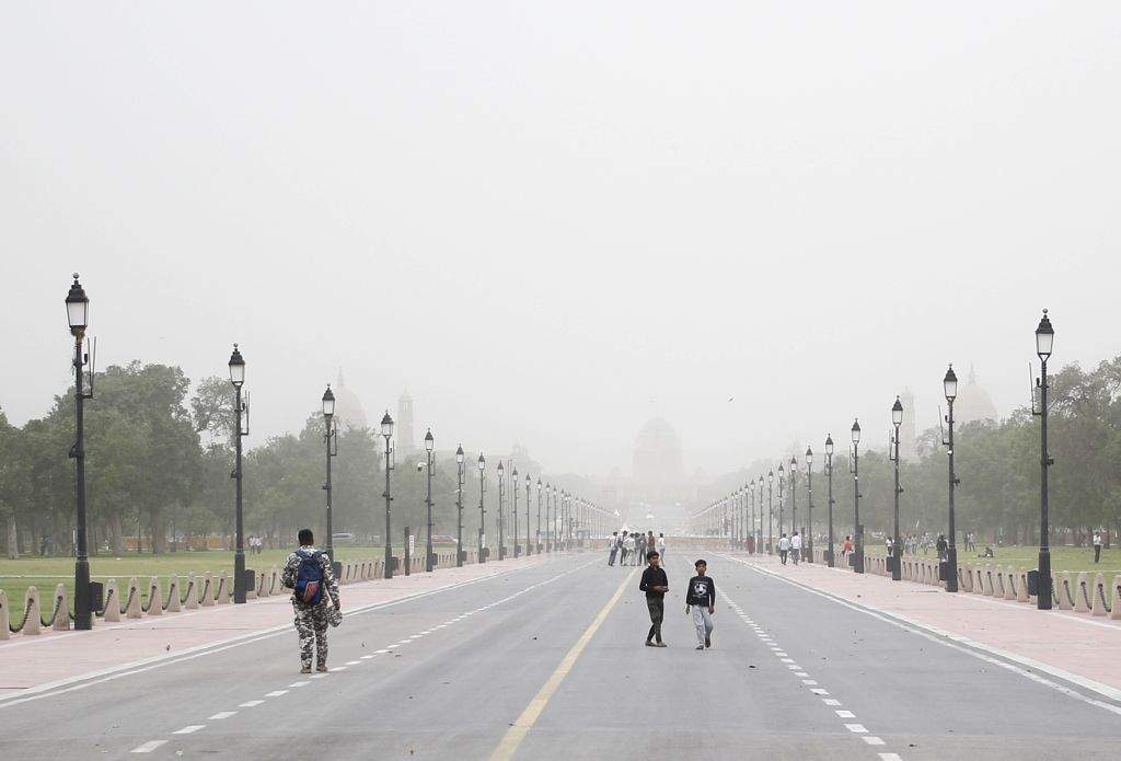 Dust storm engulfs city