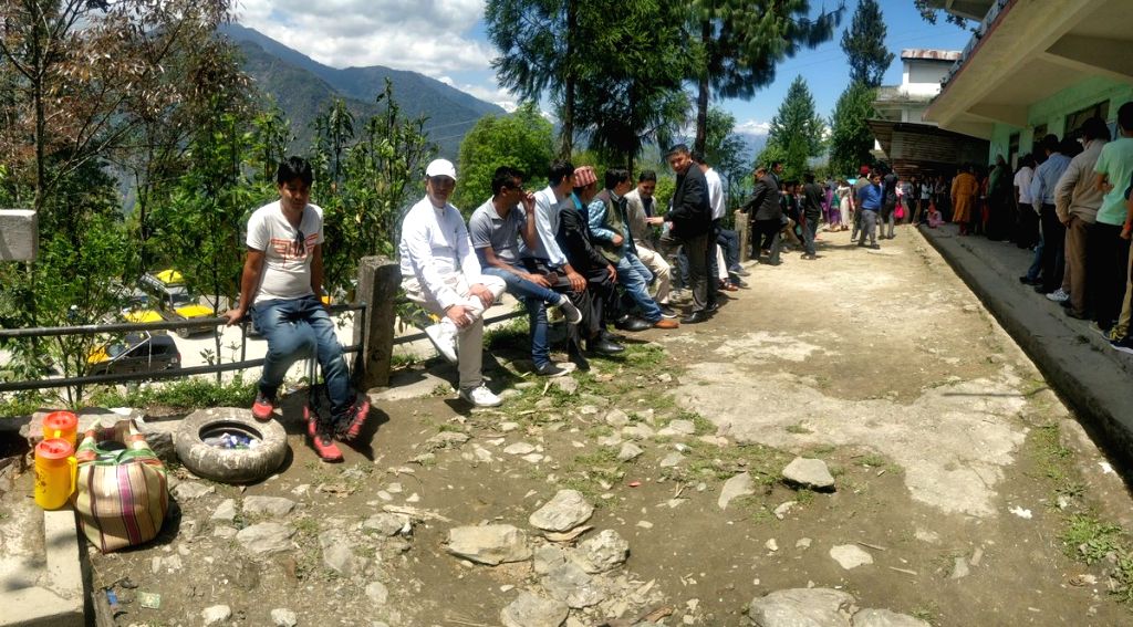 East Sikkim: 2019 Lok Sabha election: People wait in queue