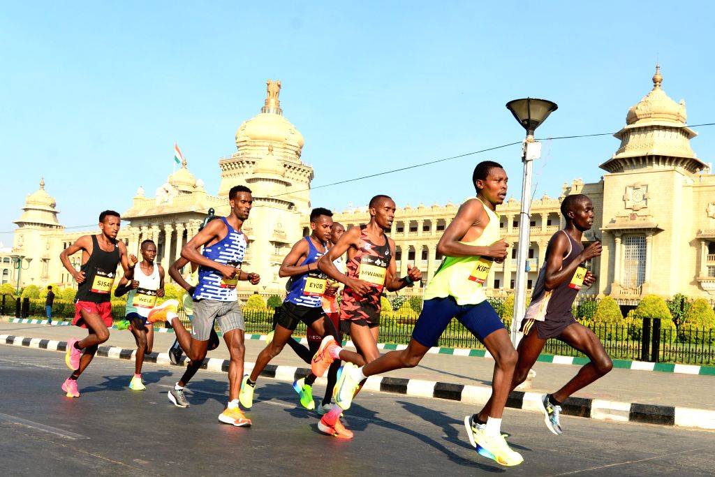 Elite Men athletes take part in the TCS World 10K Marathon