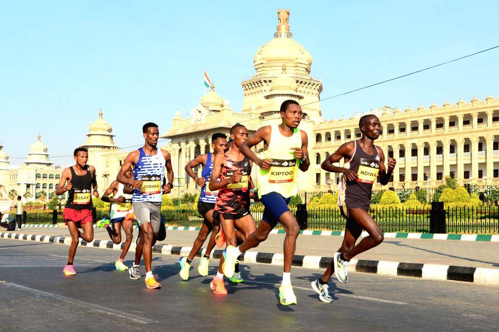 Elite Men athletes take part in the TCS World 10K Marathon