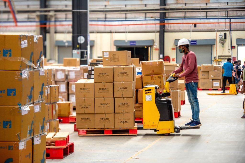 Free Photo: Flipkart expands supply chain in India to meet festive demands
