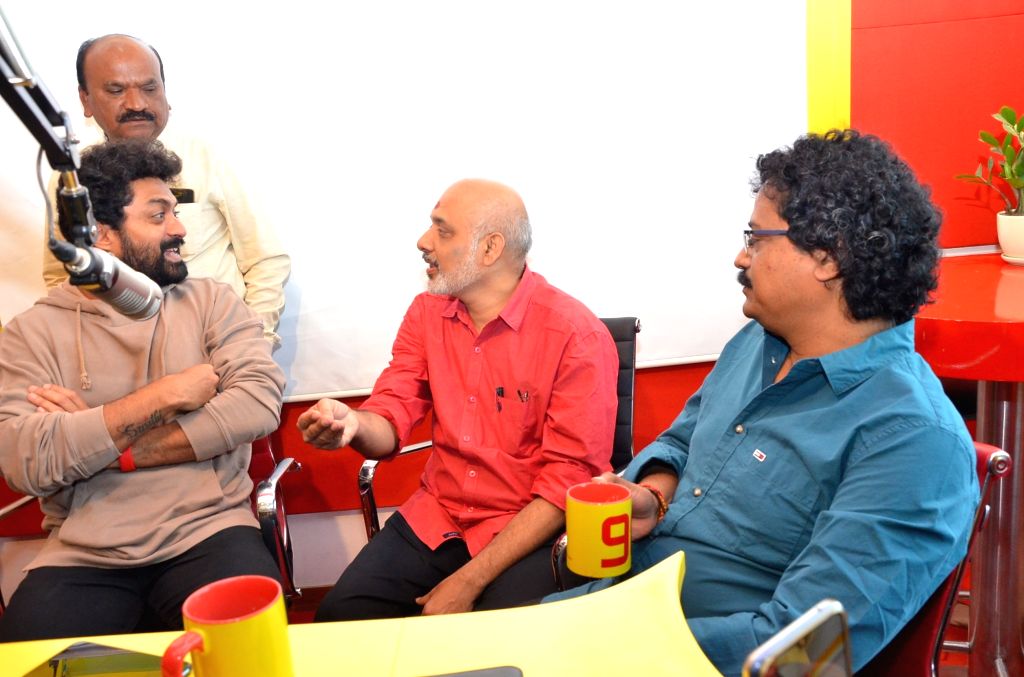 Entha Manchivadavura" Movie Song Launch - Stills
