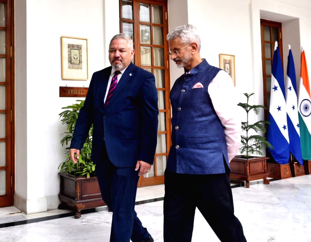 External Affairs Minister Dr S Jaishankar meets Foreign Minister of ...