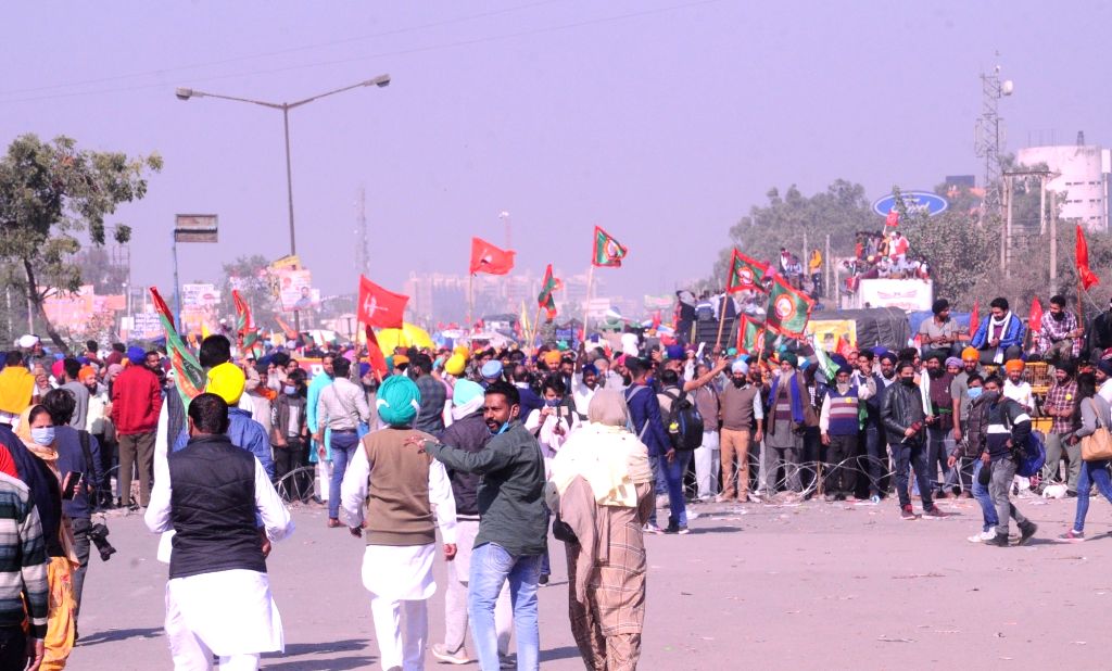 Farmers protest against the Central Government's Farm Laws at Delhi ...