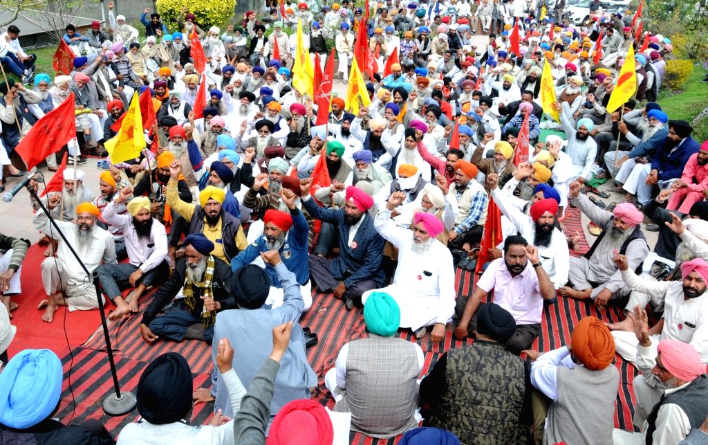 Farmers protest against Central and State government