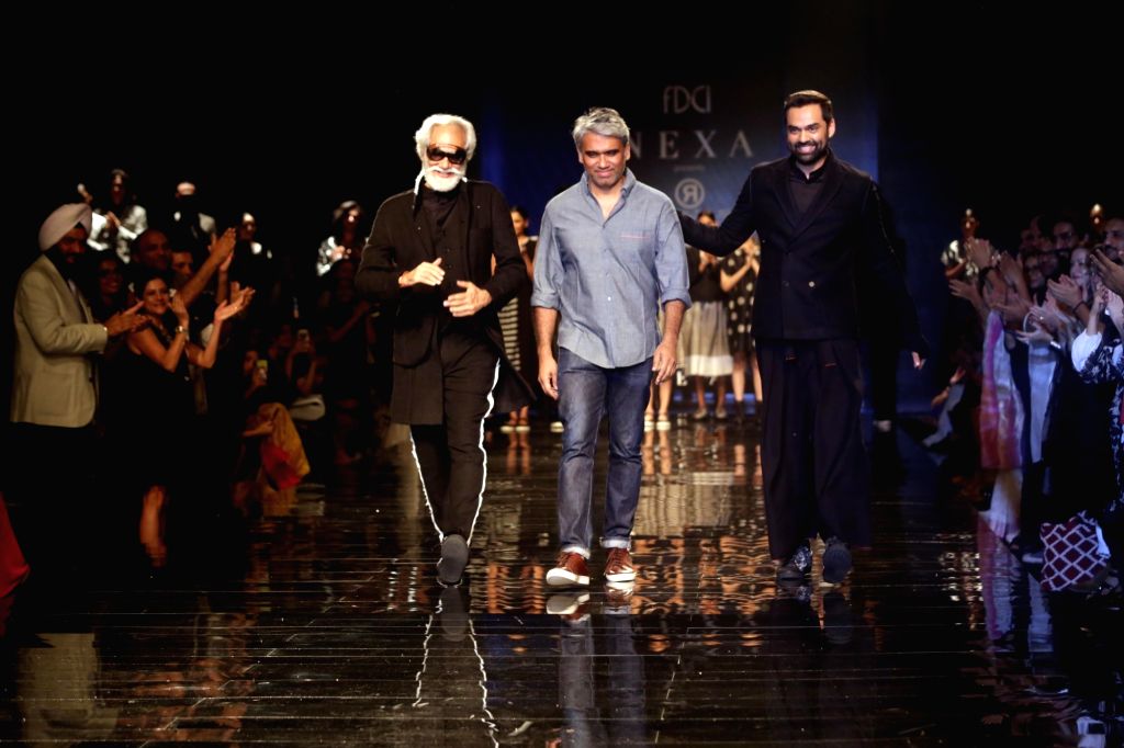 Amazon India Fashion Week Summer Spring 2017 - Sunil Sethi, Abhay Deol ...