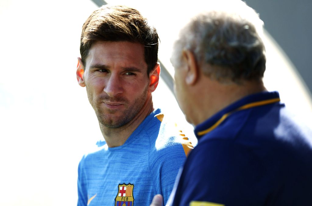 FC BARCELONA TRAINING SESSION