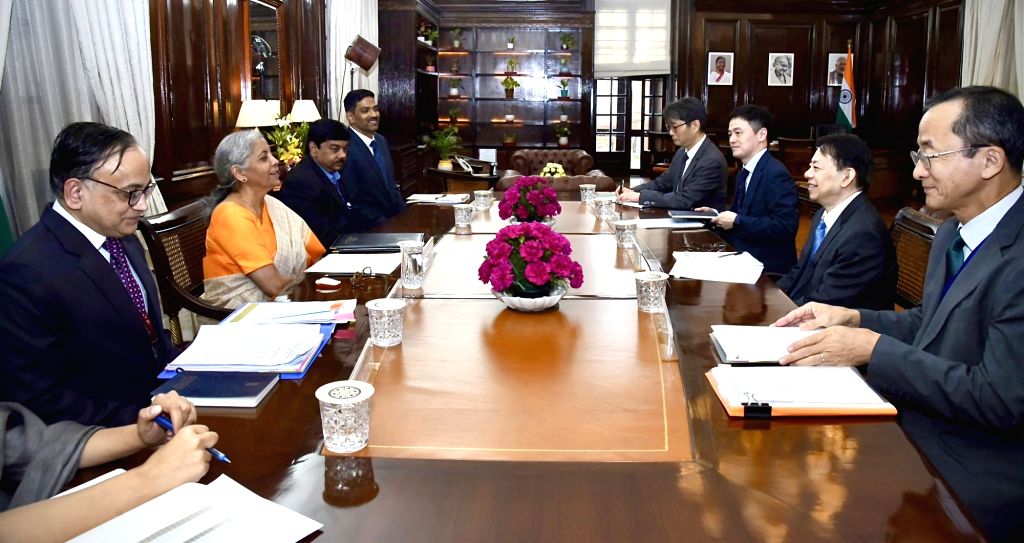 Finance Minister meets ADB President, lauds support to India
